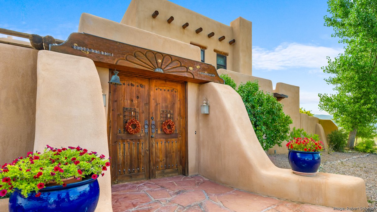 Luxury El Prado hacienda lists for $2.2M - Albuquerque Business First