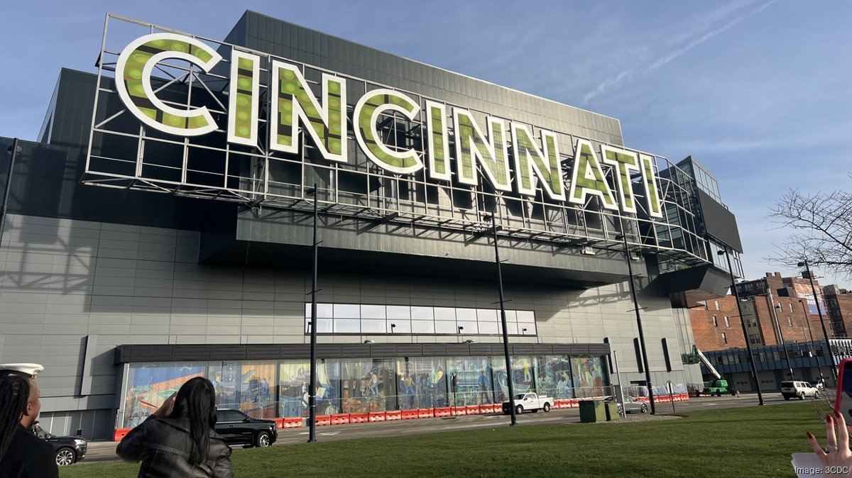 Cincinnati convention center unveils upgraded LED sign with video ...