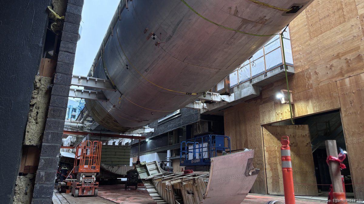 Boeing 747 fuselage installed at Seattle's WB1200 development - Puget ...