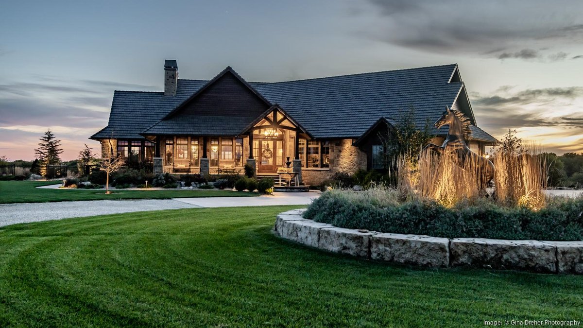 Luxury estate on 90 acres outside of Wichita listed for $5.7 million ...