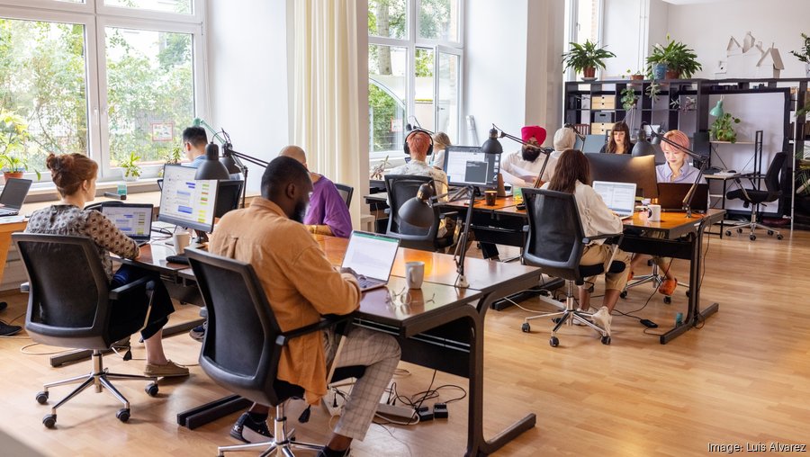 Carr Workplaces opens in Loop as Chicago coworking market grows ...