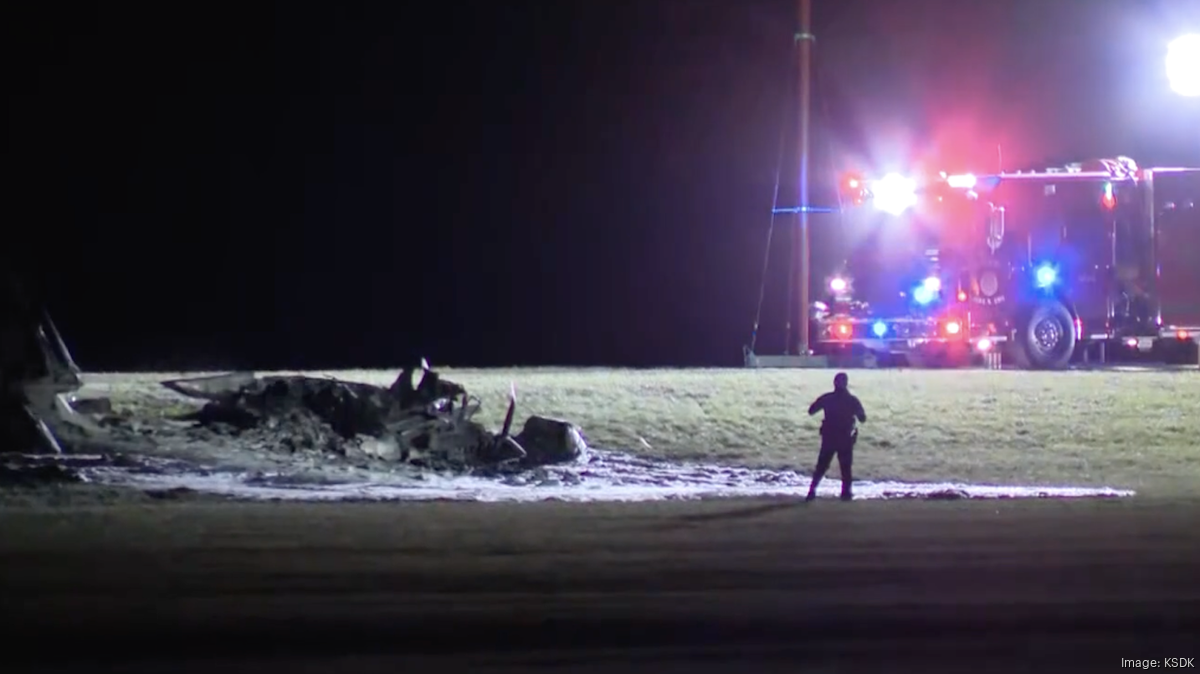 Police identify pilot killed in plane crash at Spirit of St. Louis ...