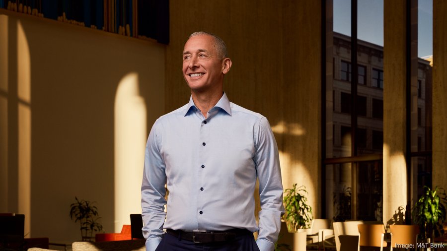 M&T Bank CEO René Jones talks growth plans, return to office and tech ...