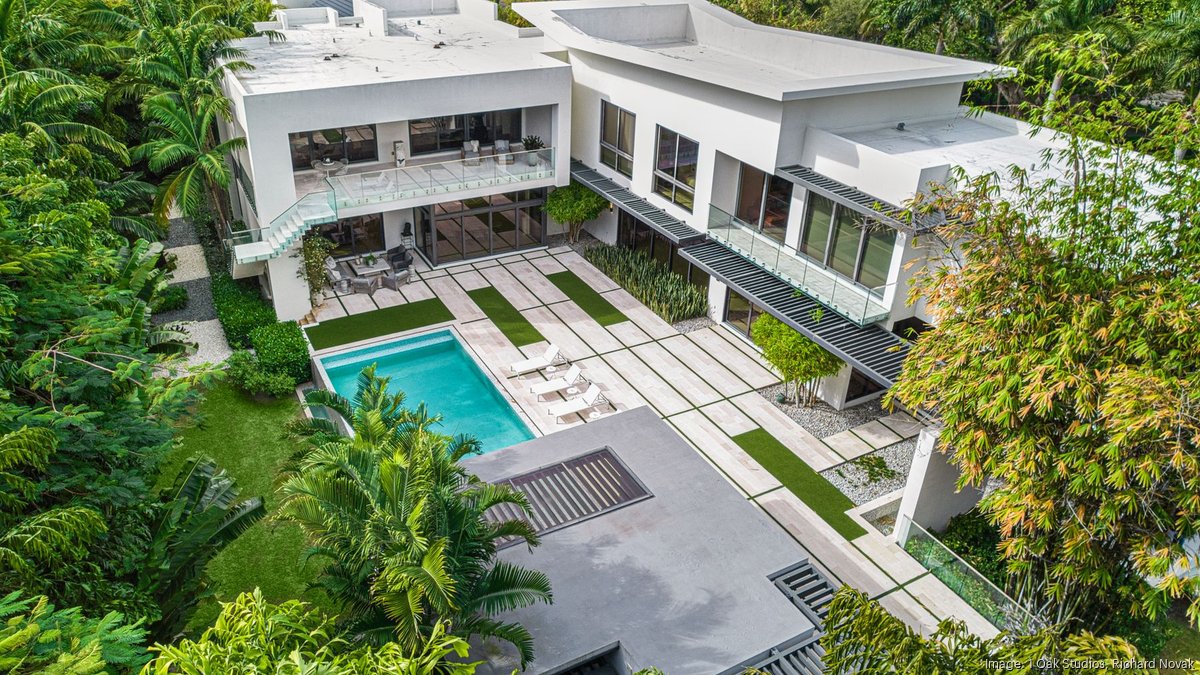 Ian Krawiecki Gazes and Serge Krawiecki Gazes sells home in Ponce Davis ...