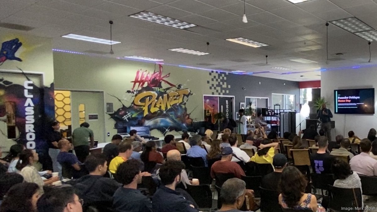 Hacker Dojo debuts startup accelerator with first cohort - Silicon ...