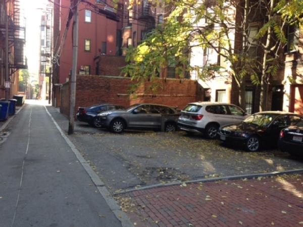 Auctioneer seeks hefty price for tandem Back Bay parking spaces ...