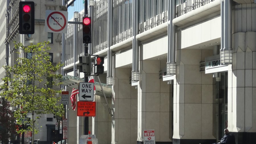 Overhang at 1401 New York Ave. NW will be enclosed, more retail coming ...
