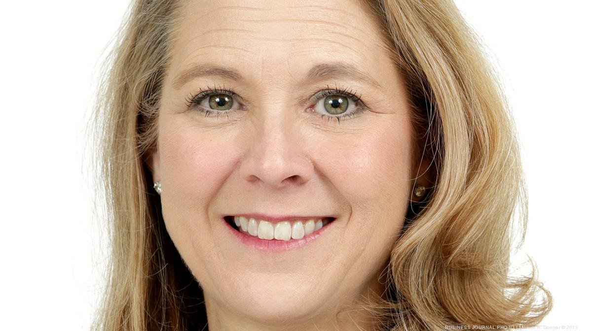 Elizabeth Lund gains power as Boeing Commercial Airplanes restructures ...