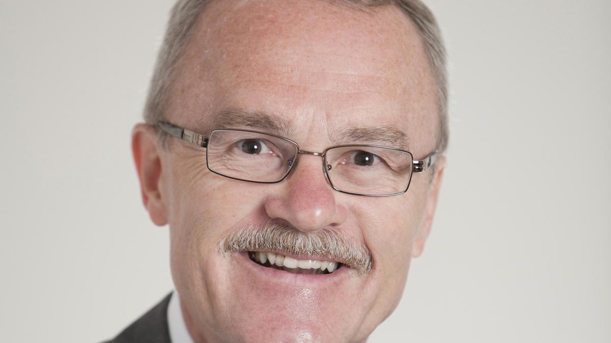 Kroger reveals pay for interim CEO Ron Sargent - Cincinnati Business ...