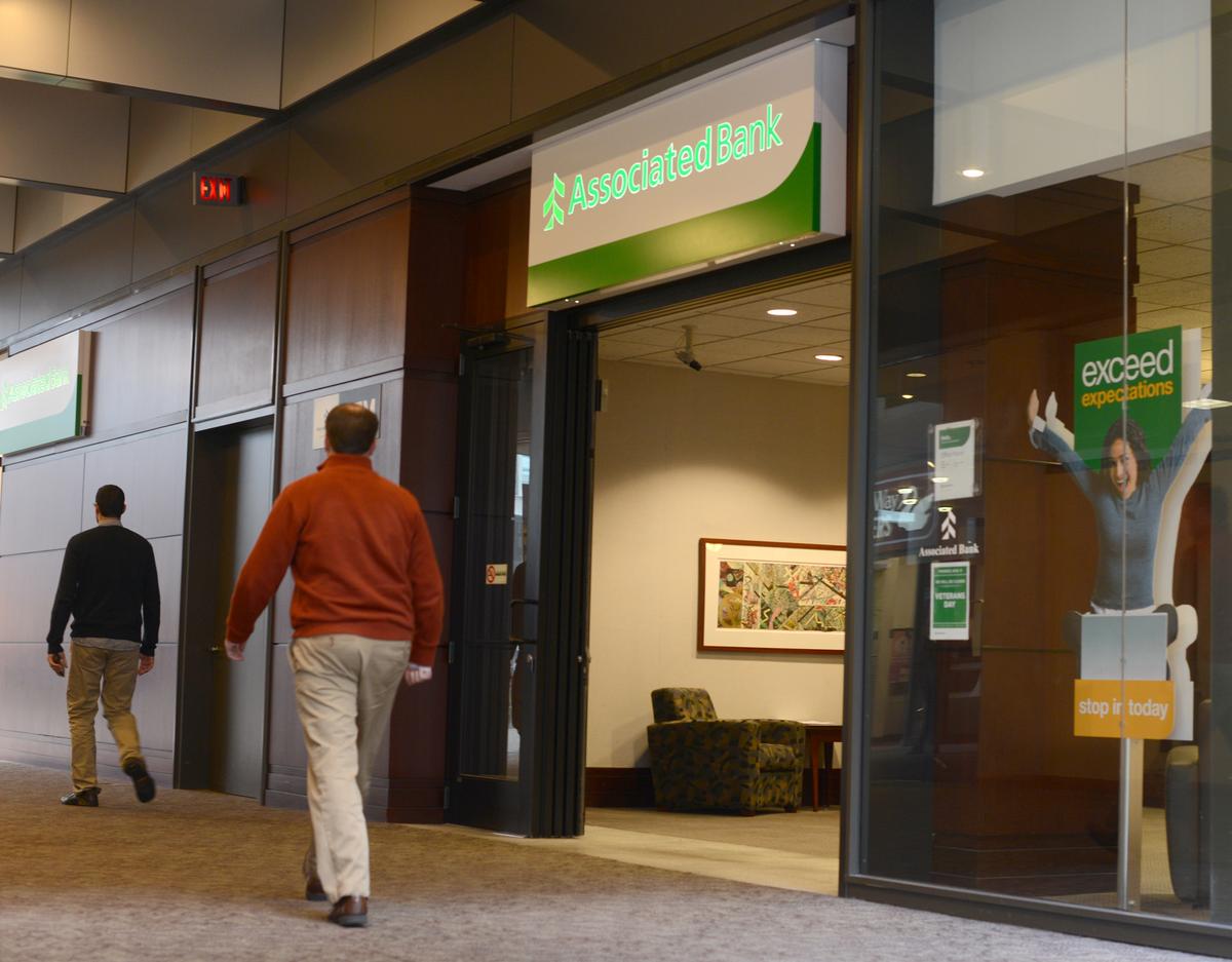 Associated Bank leaving IDS Center - Minneapolis / St. Paul Business ...