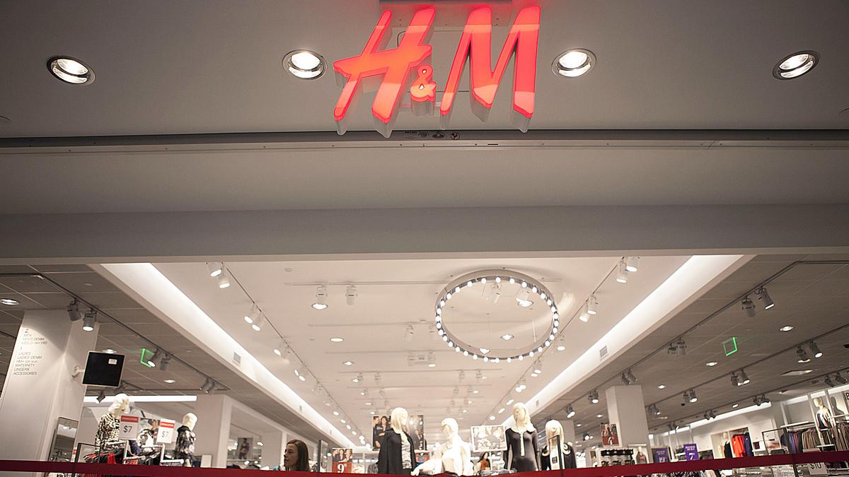 H&M to open store in Houston's CityCentre - Houston Business Journal