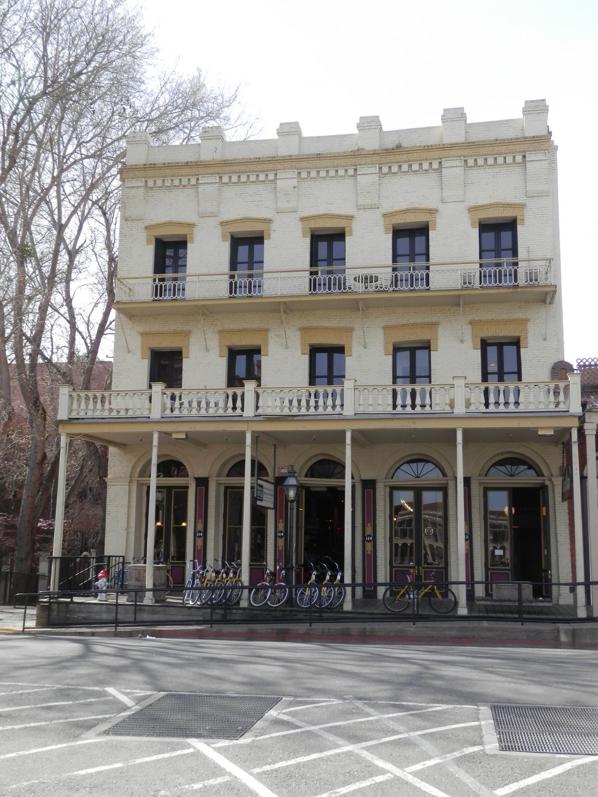 Old Sac building changes hands - Sacramento Business Journal