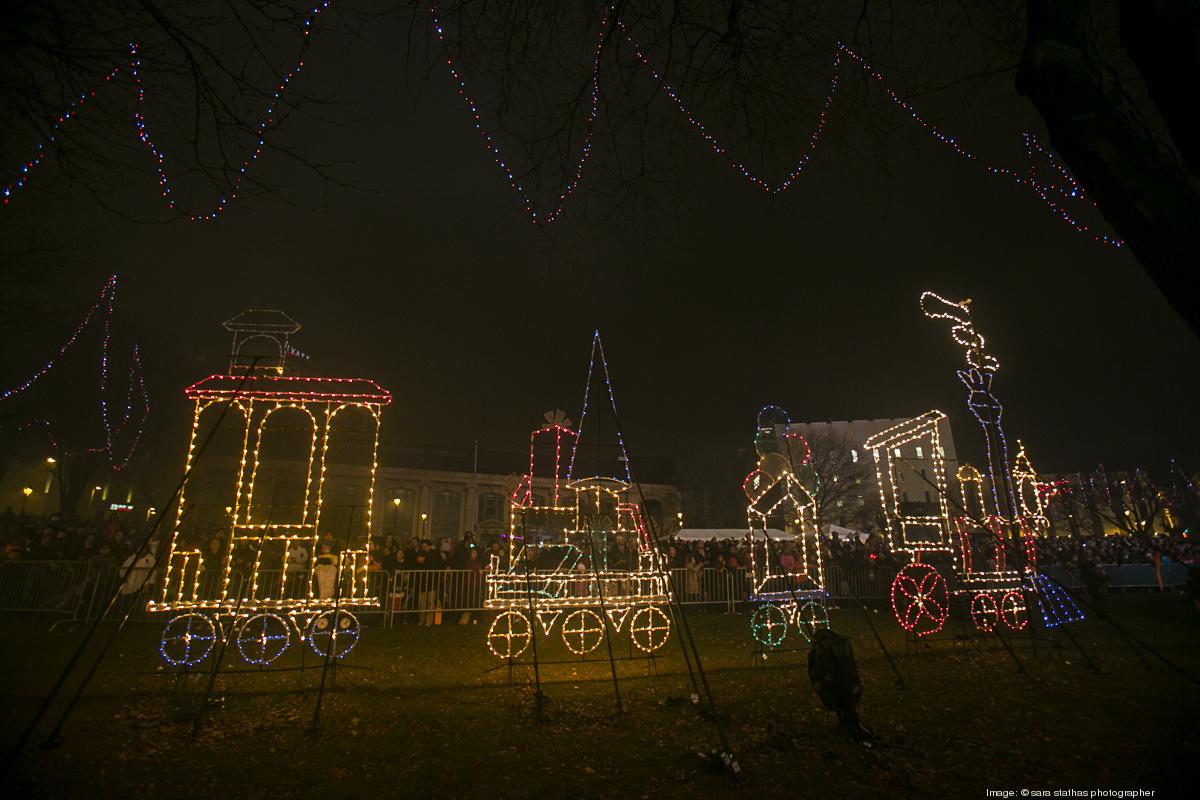 Holiday event lights up downtown Milwaukee: Slideshow - Milwaukee ...