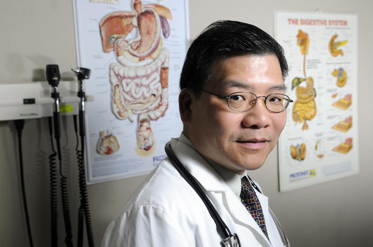One doctor's reason for taking pay cut: his patients - Sacramento ...