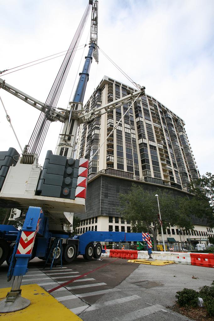 Bayfront Tower to begin $10M modernization project - Tampa Bay Business ...