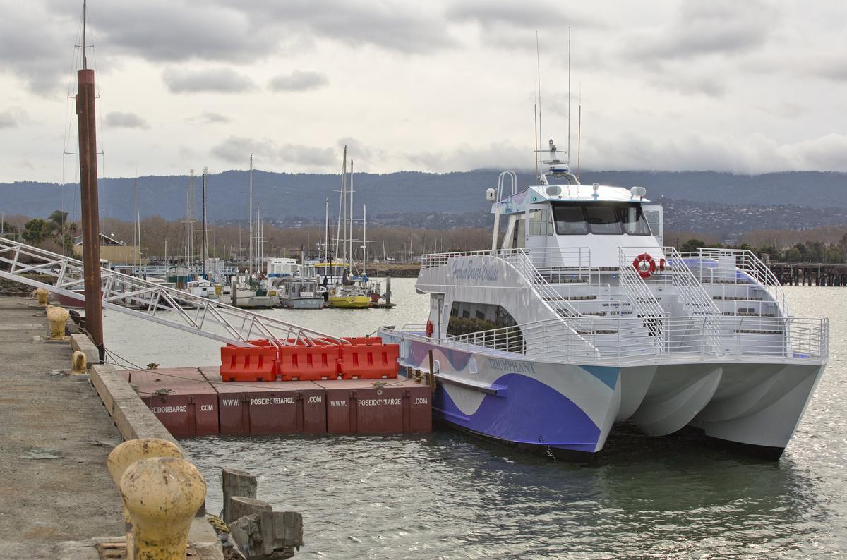 Google's ferry — a dream deferred for other commuters - Silicon Valley ...