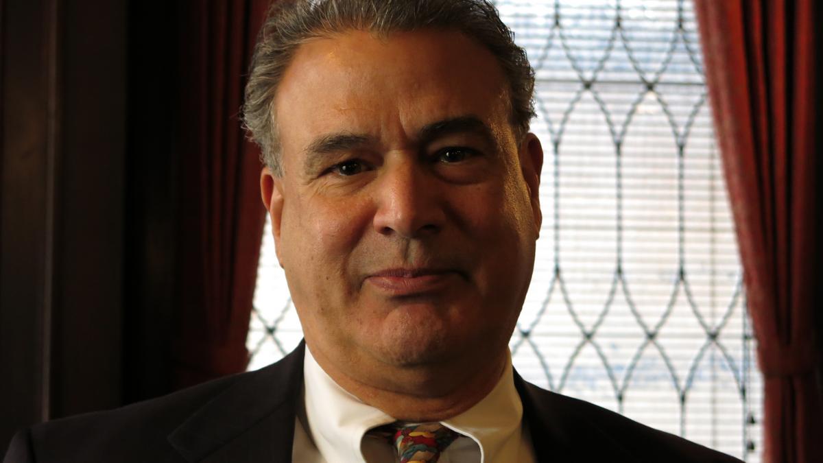 How Oz Bengur's search for a restaurant chain ended with investing in ...