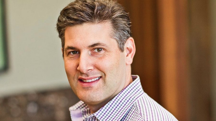 Wealthfront CEO eager to go up against Charles Schwab's new robo ...