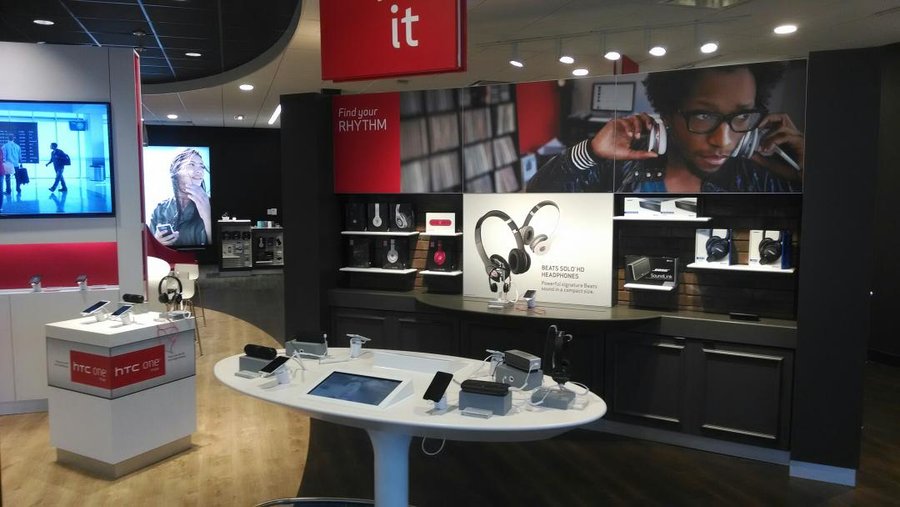 New Verizon format a case study in brick-and-mortar customer engagement ...