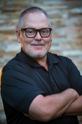 GoDaddy founder takes a swing at the golf industry with newest venture ...