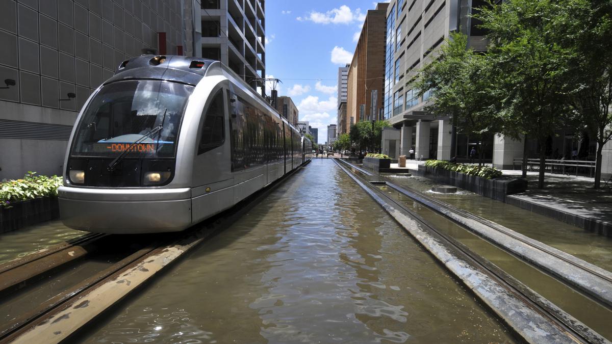 Houston Metro chair proposes new bonds for light rail, bus connections ...