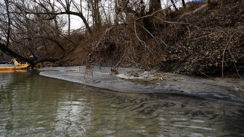 Duke Energy haltingly resumes Dan River cleanup - Charlotte Business ...