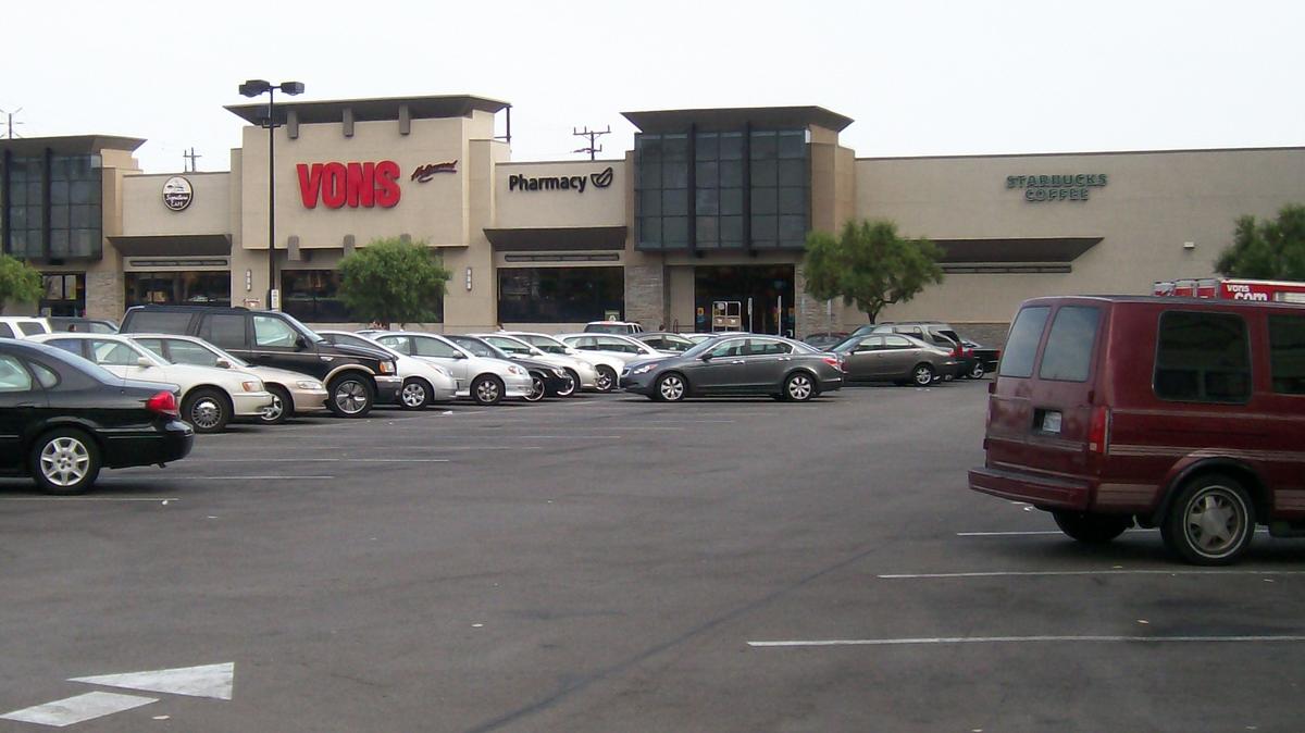 Vons, Pavilions parent Safeway a potential takeover target - L.A ...