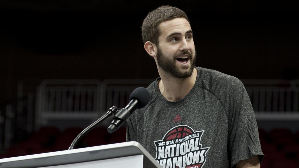 U of L basketball champion Luke Hancock, Mayor Greg Fischer team up ...