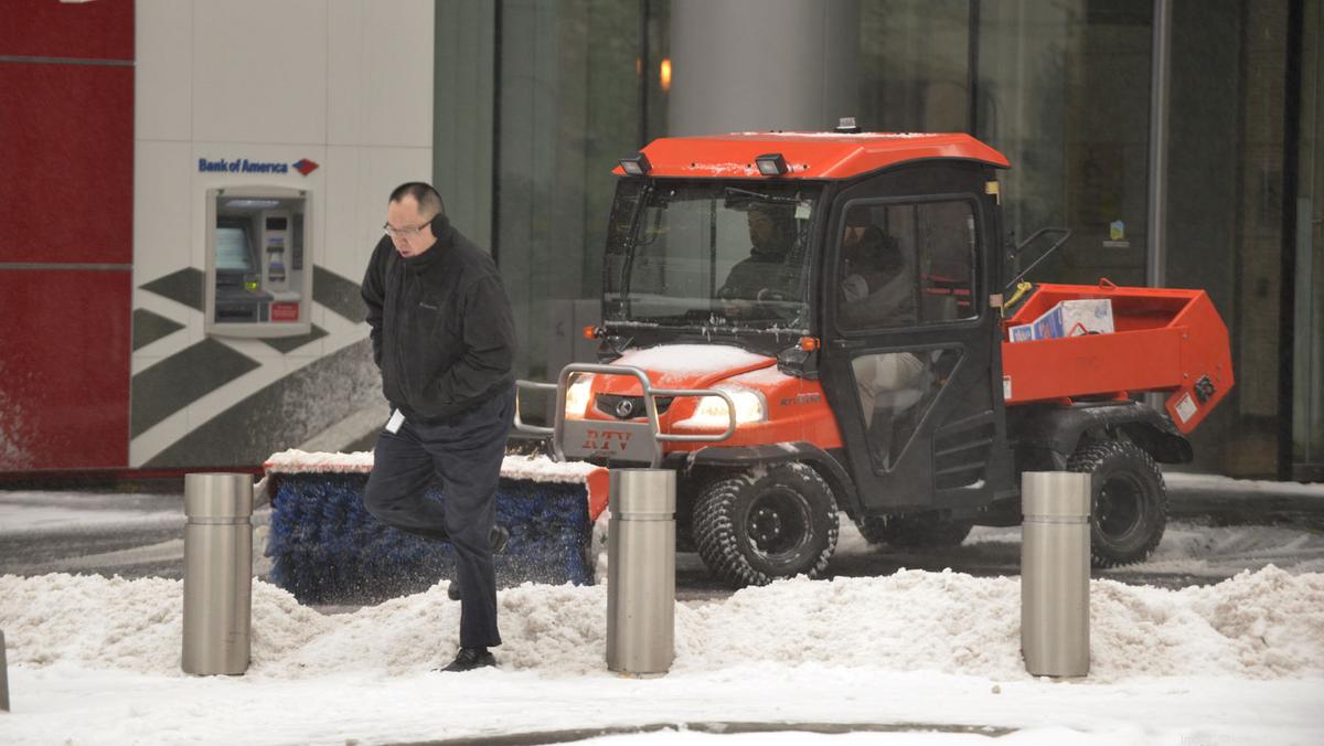 Relentless snow halts more flights, transit operations in Charlotte ...