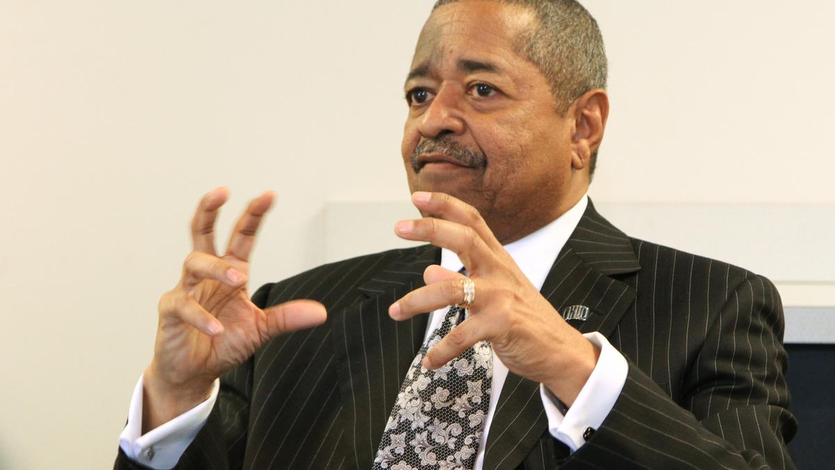 Ohio University President Roderick McDavis wants more students to ...