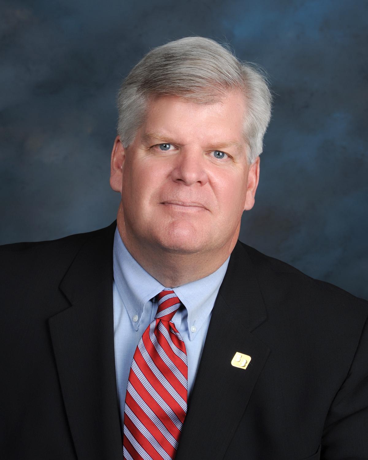 Former Cincinnati banker takes leadership role at Fifth Third ...