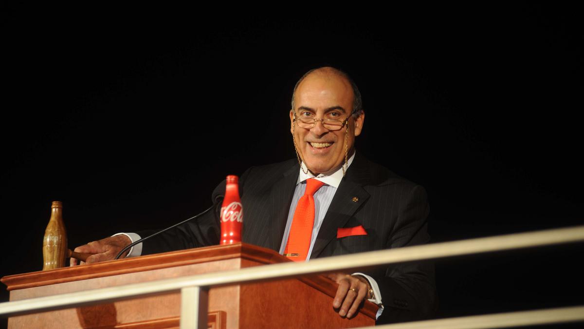 Coca-Cola Chairman Muhtar Kent’s total comp drops in 2015 - Atlanta ...