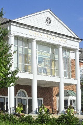 Plaza Frontenac entrance