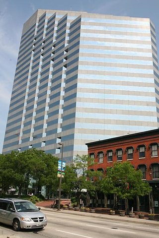 Pandora Jewelry in talks for big office lease at 250 W. Pratt St ...