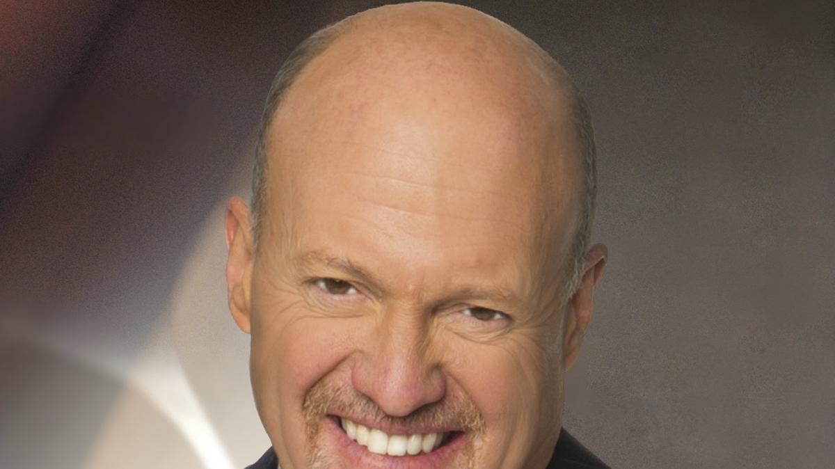 CNBC's Jim Cramer sings Macy's CEO Jeff Gennette's praises - Cincinnati ...