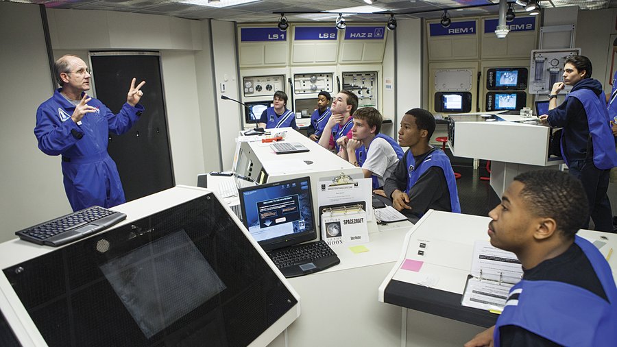 Students, visitors participate in simulated space missions at ...