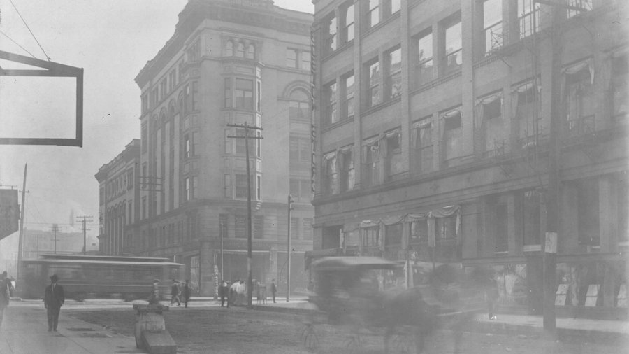 Liquidators to wind down Boston Store parent Bon-Ton - Milwaukee ...