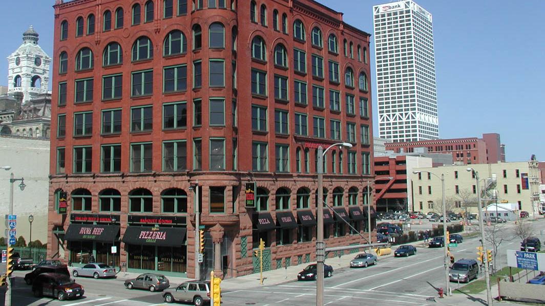 Button Block in downtown Milwaukee sold for $1.55 million - Milwaukee ...