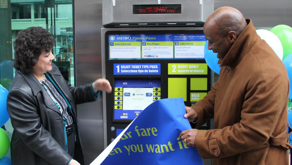 Cincinnati Metro debuts first ticket vending machine - Cincinnati ...
