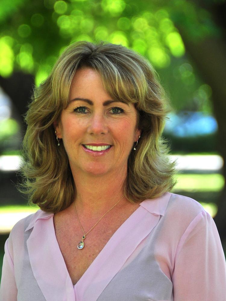 Barbara Hayes's Instagram, Twitter & Facebook on IDCrawl