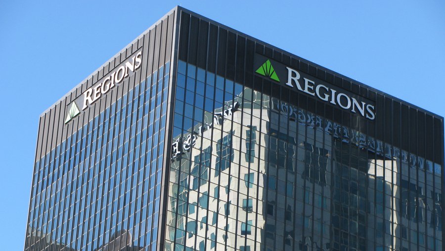 Regions Financial adds employees, but plans more branch closures ...