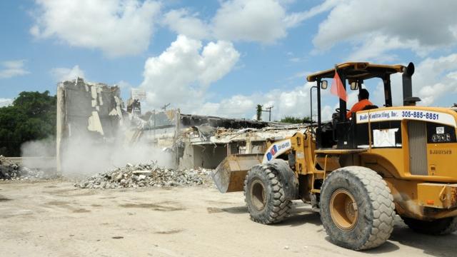 Construction starts on Miami-Dade County Wal-Mart - South Florida ...