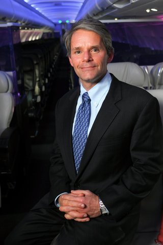 Virgin America debuts flight from San Francisco International Airport ...