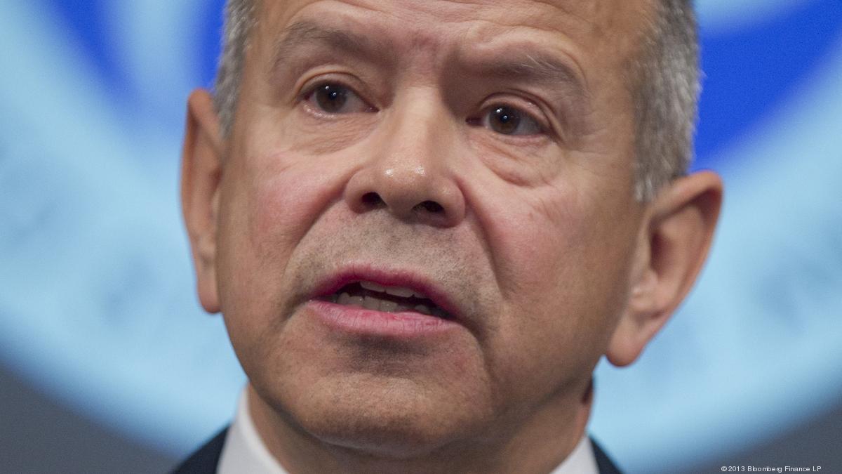 FAA chief: We won’t extend deadline to change aircraft tracking ...