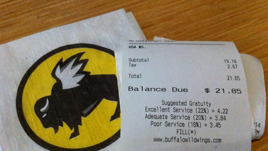 Buffalo Wild Wings blames boilerplate for 18 percent 'poor service' tip ...