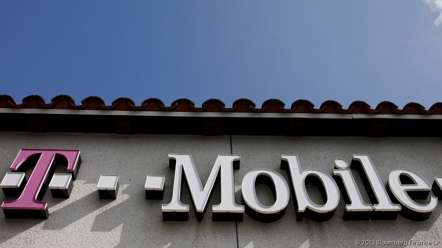 T-Mobile store exterior-BLOOMBERG