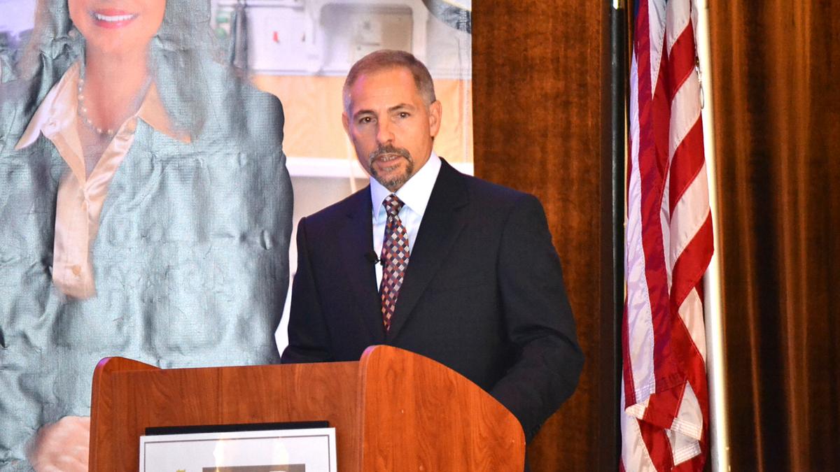 Office Depot's 'turnaround specialist' Roland Smith to retire - South ...