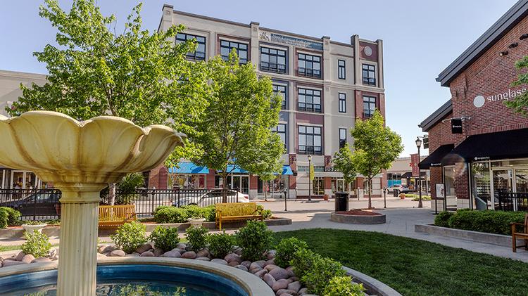 Zona Rosa pursues green renovation at mall's northern end - Kansas City ...