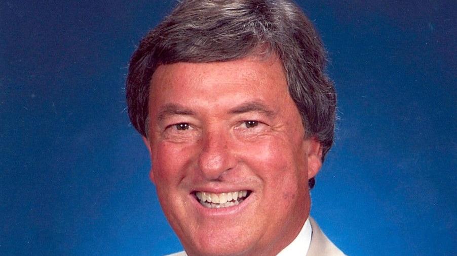 United Bankshares extends contract, pays bonus to board Chairman and ...