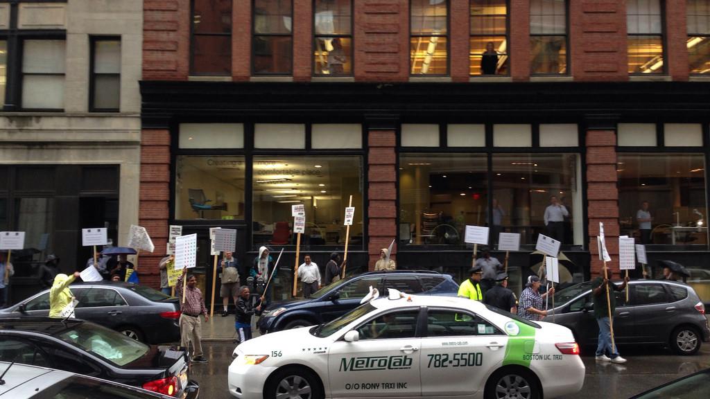 Massachusetts set to OK regulations on Uber, Lyft - Boston Business Journal